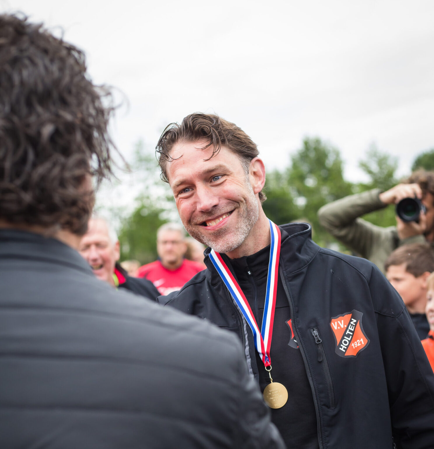 Hoofdtrainer Richard Smit stopt per direct – V.V. Holten